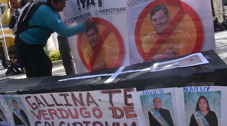 Reúnen 10 mil firmas para la revocatoria del alcalde de Colcapirhua ... Reúnen 10 mil firmas para la revocatoria del alcalde de Colcapirhua ...