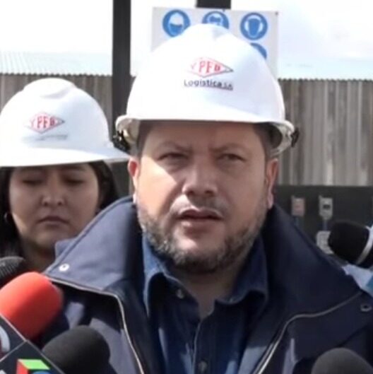 Ministro de Hidrocarburos afirma que renuncias son por decisiones personales; asegura que él se ...